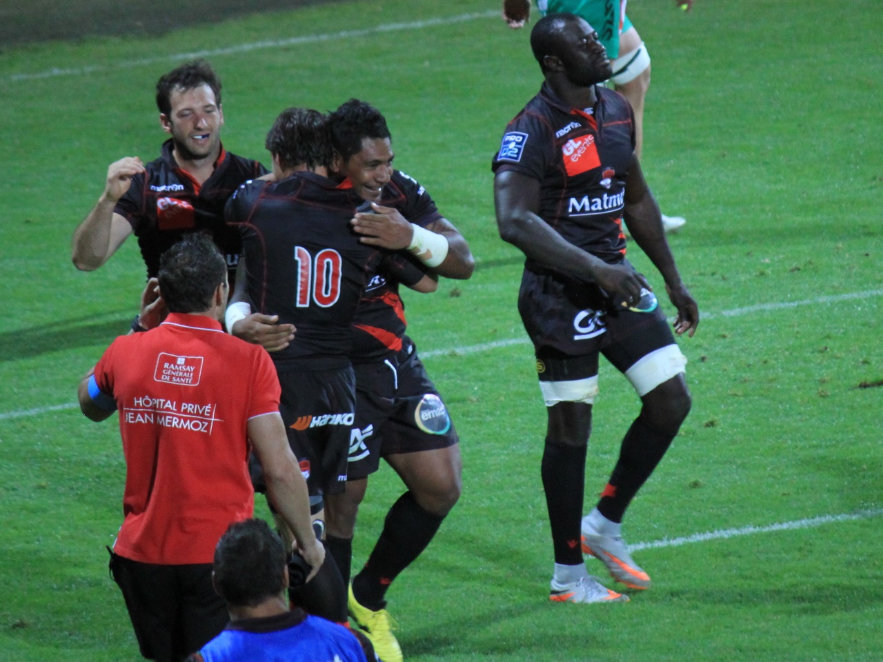 Le LOU Rugby se régale à Aix-en-Provence (8-60)
