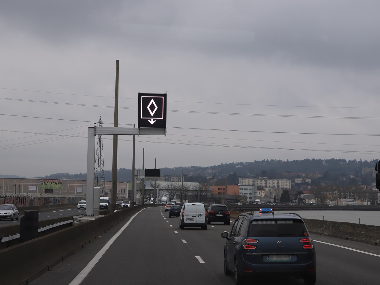 Lyon : la verbalisation débute sur les voies de covoiturage de la M6/M7