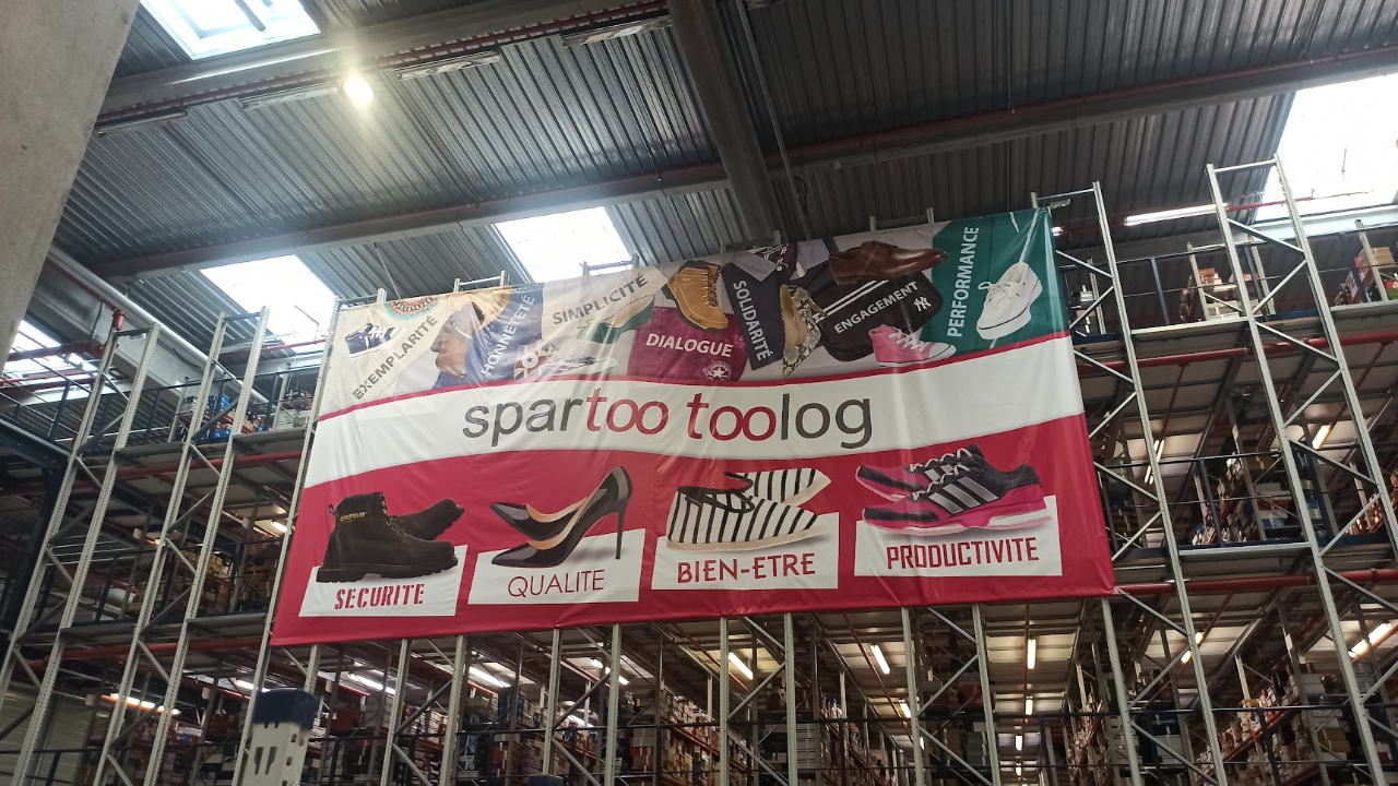 Près de Lyon : l'entrepôt Spartoo expédie 3 millions de colis chaque année