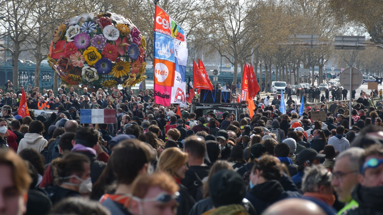 Lyon : rassemblement et manifestation des étudiants contre la réforme ...