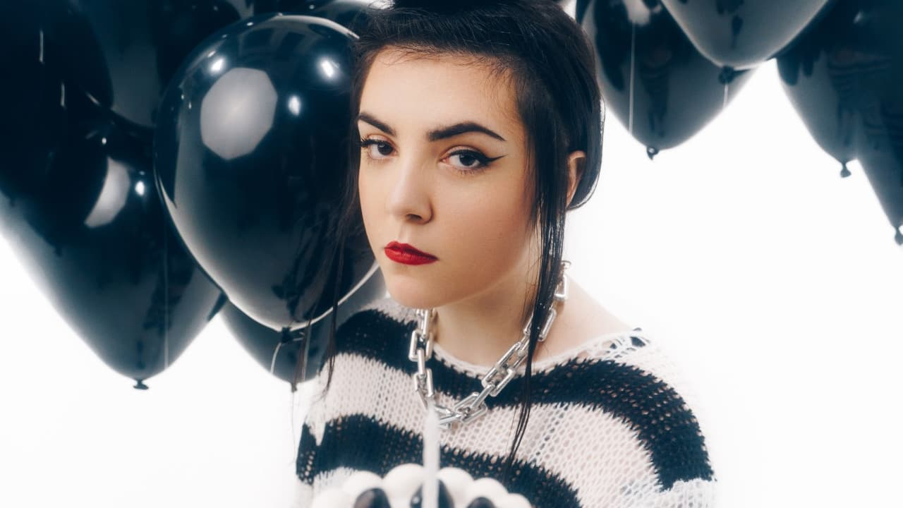 Hoshi en concert à la LDLC Arena en 2024, les billets en vente ce jeudi