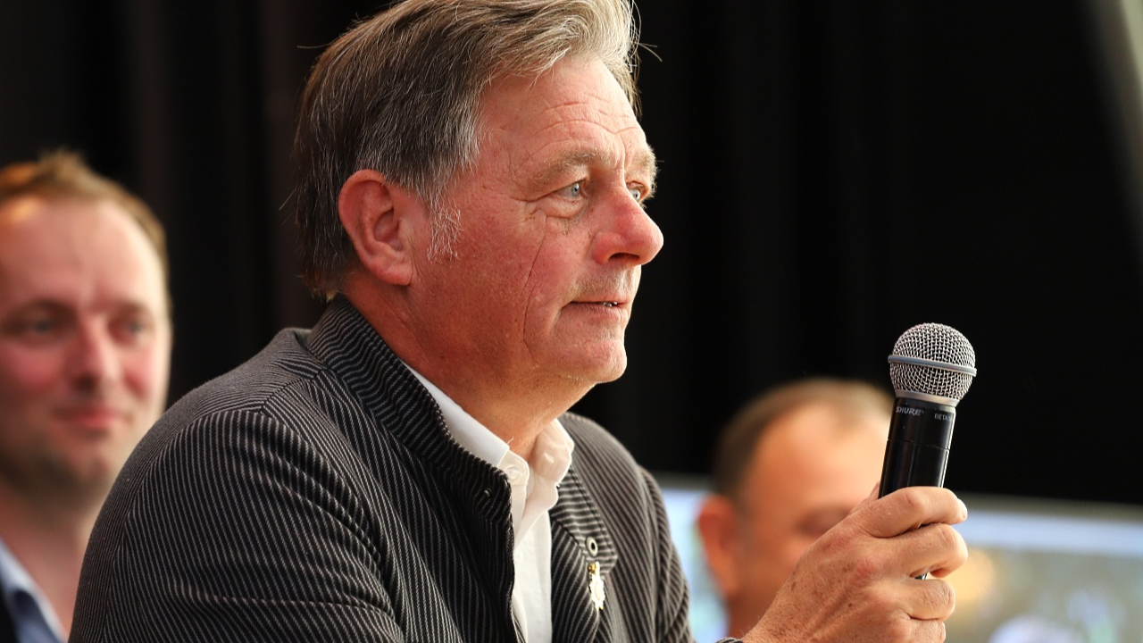 François Bayrou Premier ministre : Cyrille Isaac-Sibille salue "l'homme ...