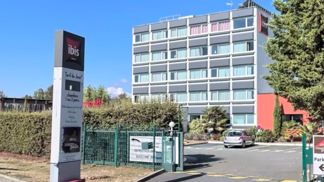 Incendie dans un hôtel près de Lyon : il tente de se défenestrer pour ...