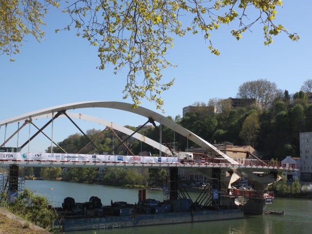 La première travée du pont Schuman a été posée sur ses appuis