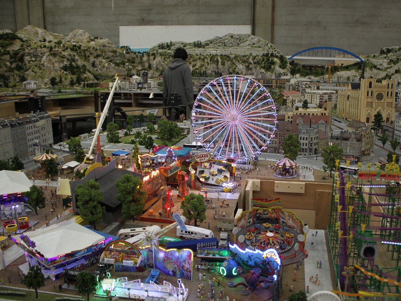 On a visité les ateliers de construction de Mini World Lyon
