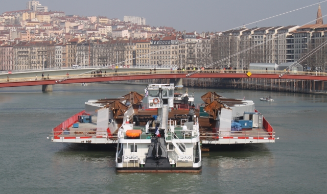 Lyon : pose de la première travée du pont Schuman sur ses appuis ce jeudi