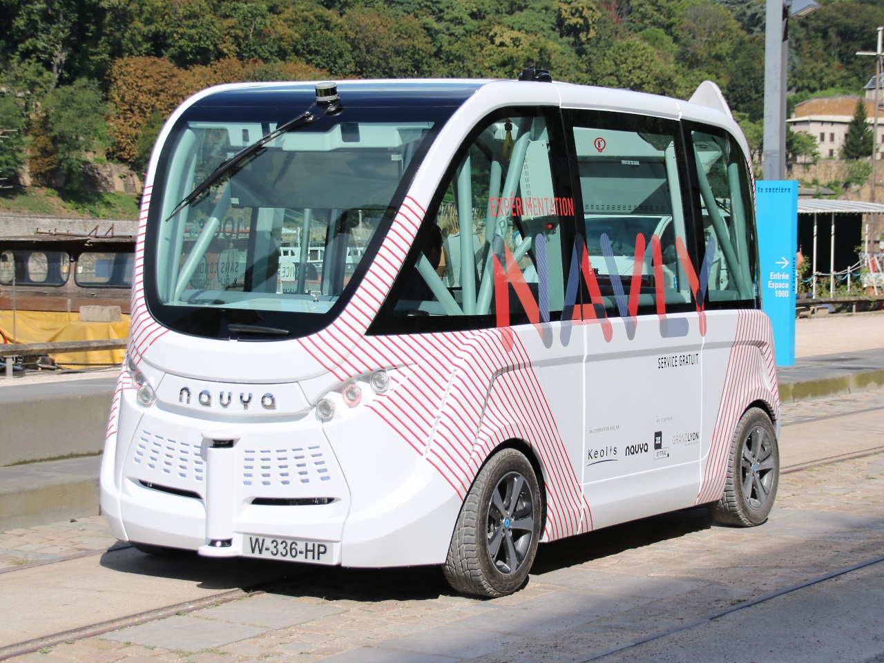 Lyon : la navette autonome Navly pas prête de quitter la Confluence